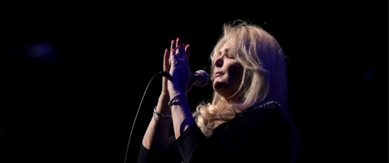 Gezondheid Bonnie Tyler kwetsbaar: herstellend van darmoperatie