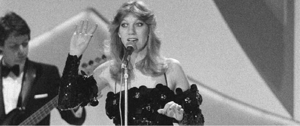 Maggie MacNeal prijst Kriss Kross Amsterdam